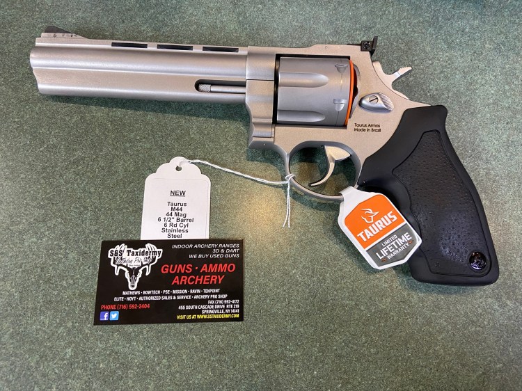 Revolvers – S&S Taxidermy and Archery Pro Shop LLC.