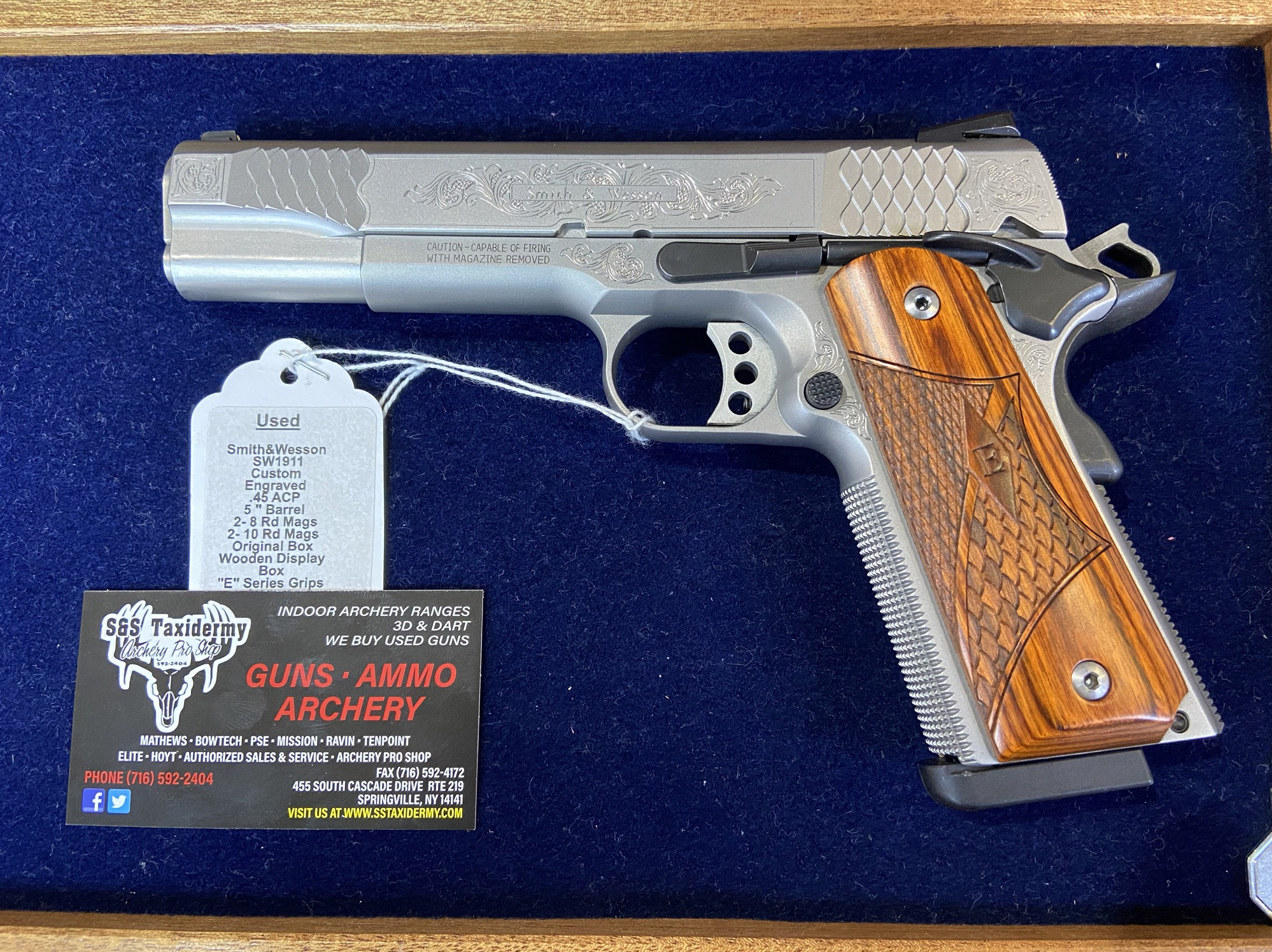 💥 WOW! A Custom Engraved Smith & Wesson 45 ACP with a presentation box ...